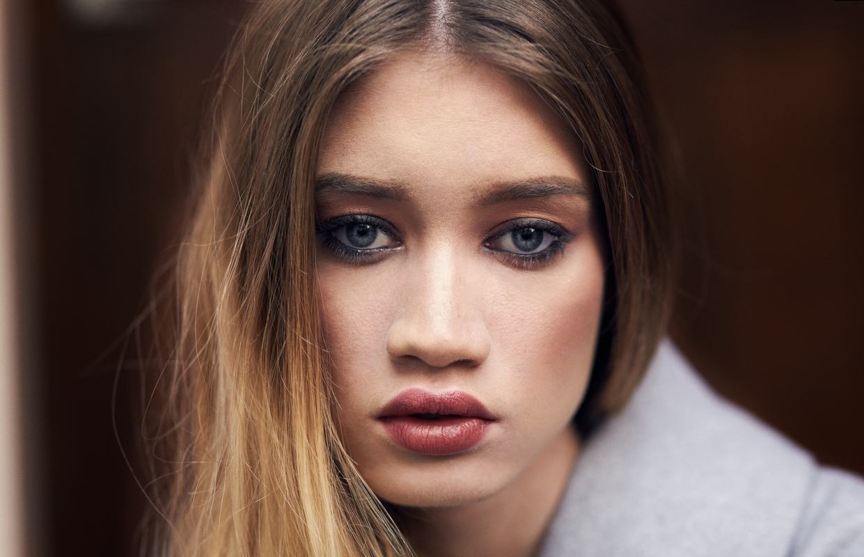 Free Photo Portrait Of Beautiful Woman Model With Makeup